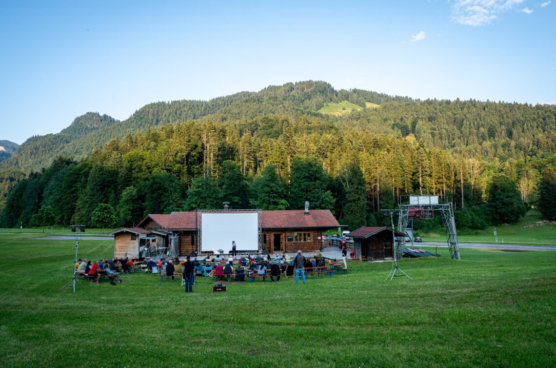 Sachrang: Kino unter freiem Himmel – Samerberger Nachrichten